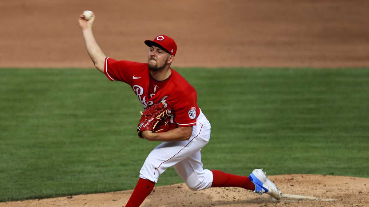 Reds beat Cubs 6-5 in second game Saturday