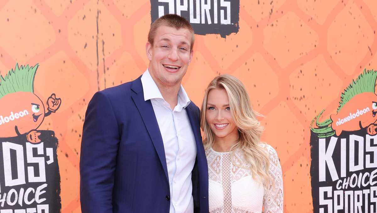 Gronk's ex-girlfriend lands spot in Sports Illustrated's swimsuit issue
