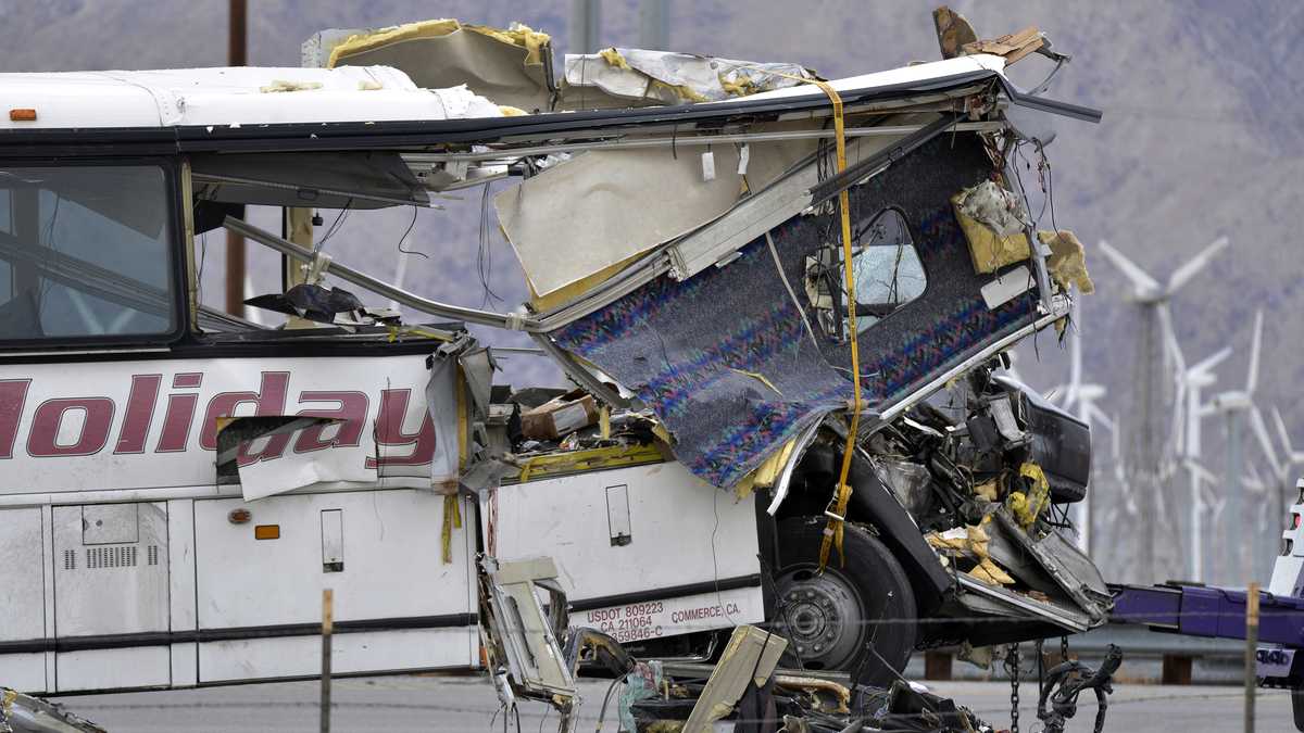 No lights, signs required at site of fatal Southern California crash