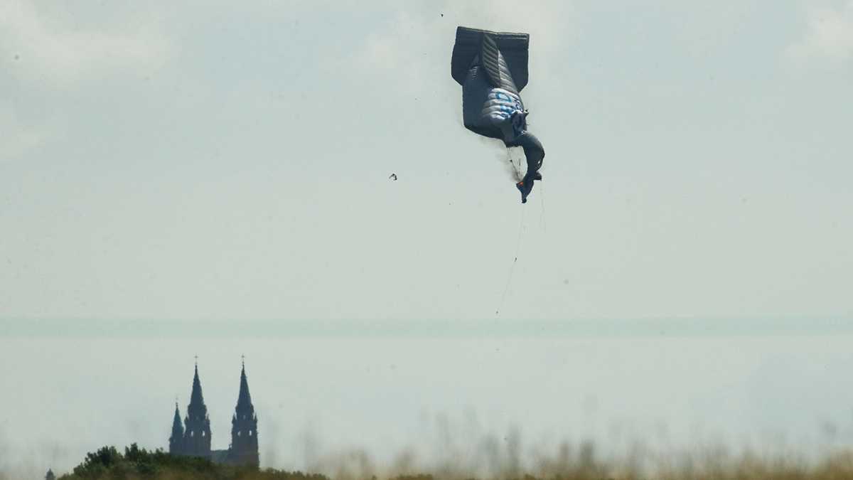 'I hit the ground nose-first,' says pilot of blimp that crashed during ...