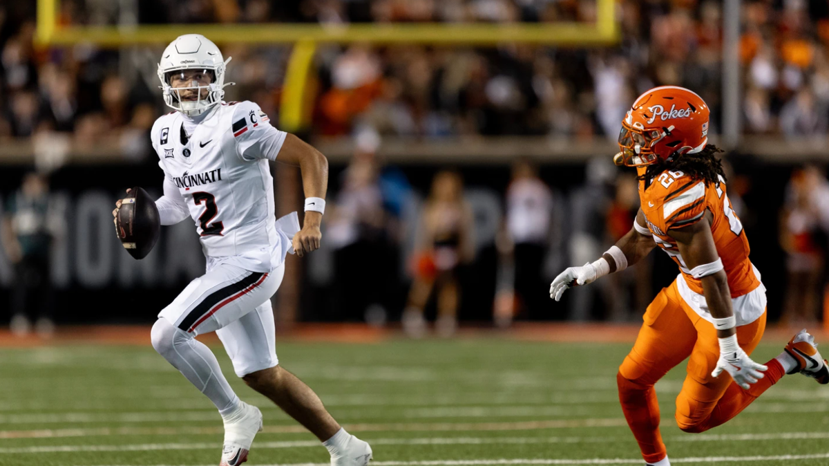 Sorsby has hand in 4 TDs in Cincy's victory over Oklahoma State