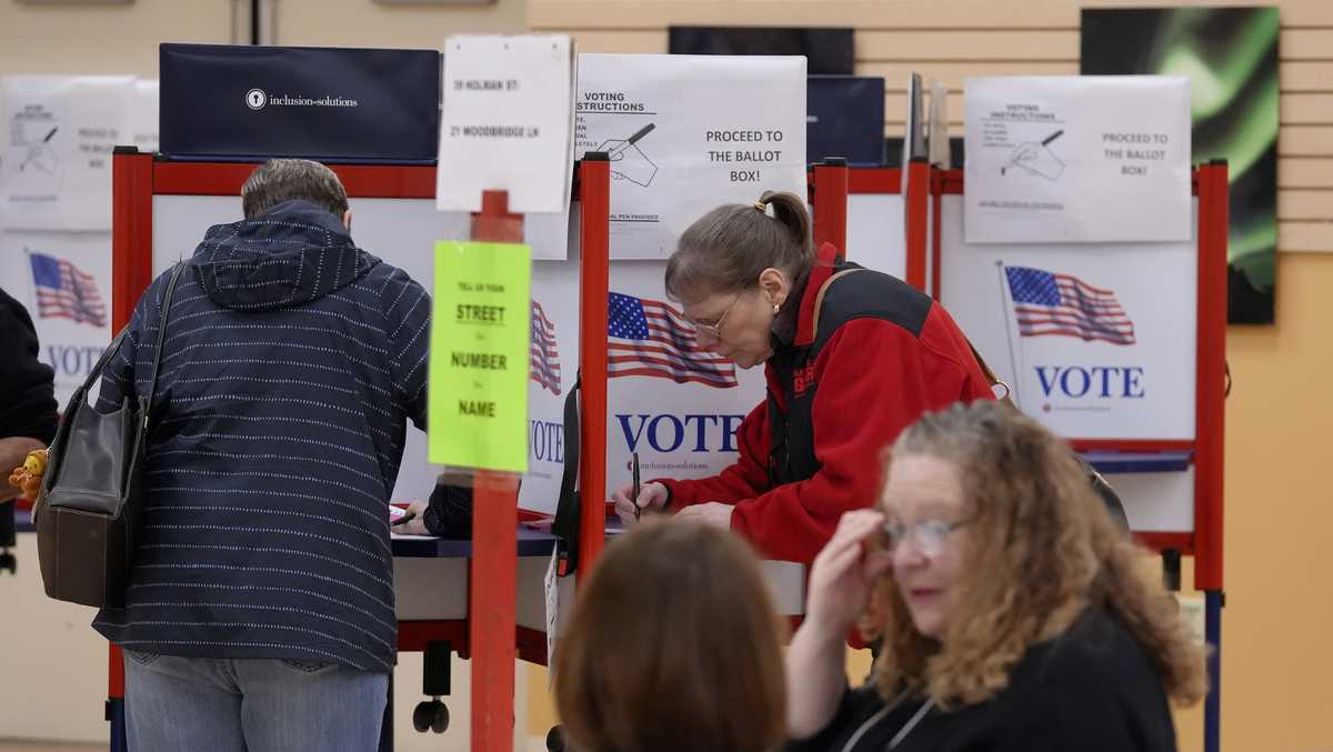 Turnout of independent voters 'surging' in Massachusetts, Sec. Galvin says