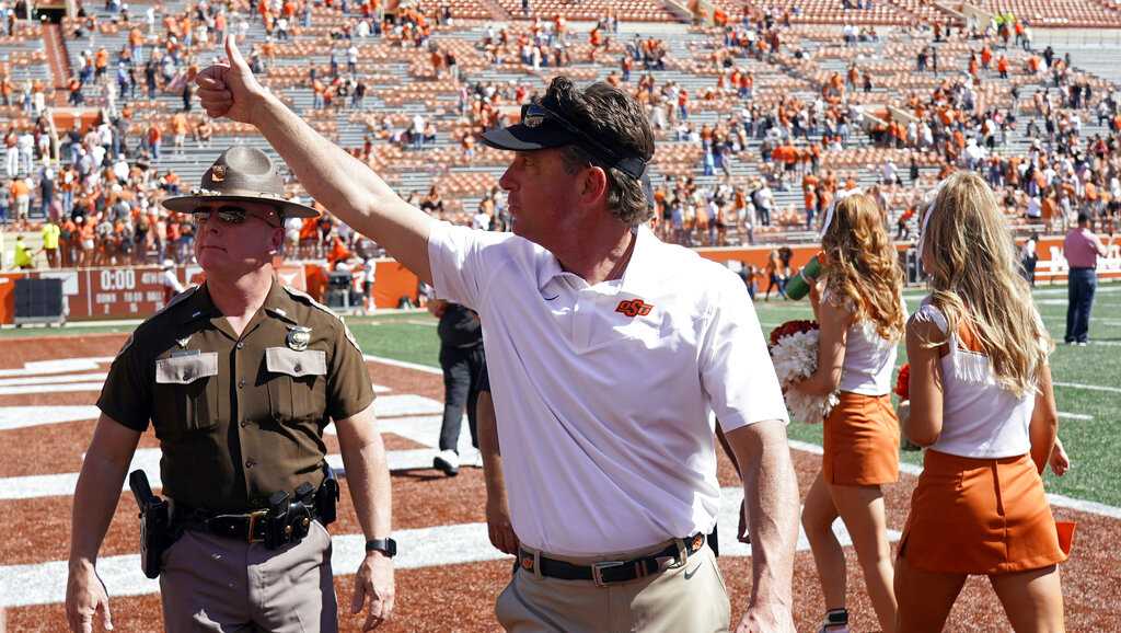 OSU signs football coach Mike Gundy to new contract