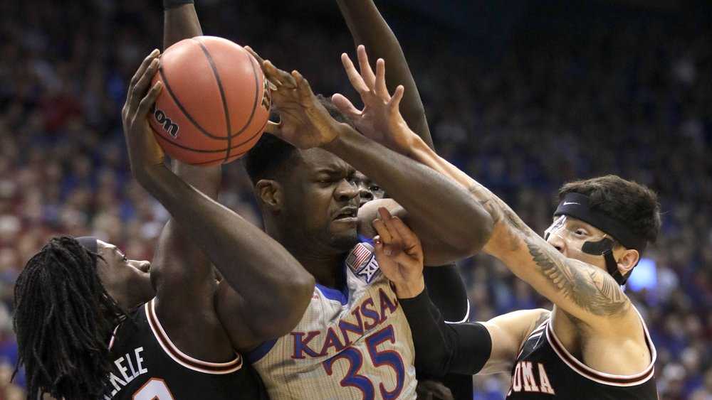 Kansas routs Oklahoma State in first game back at No. 1
