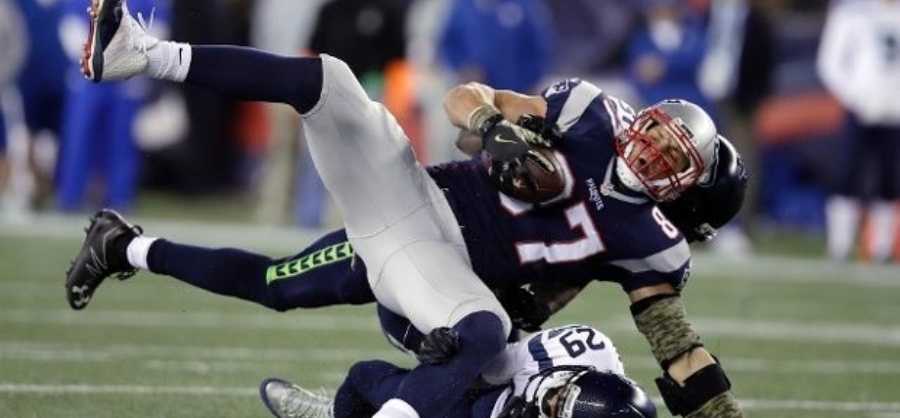 Rob Gronkowski suffers chest injury in loss to Seattle, report says