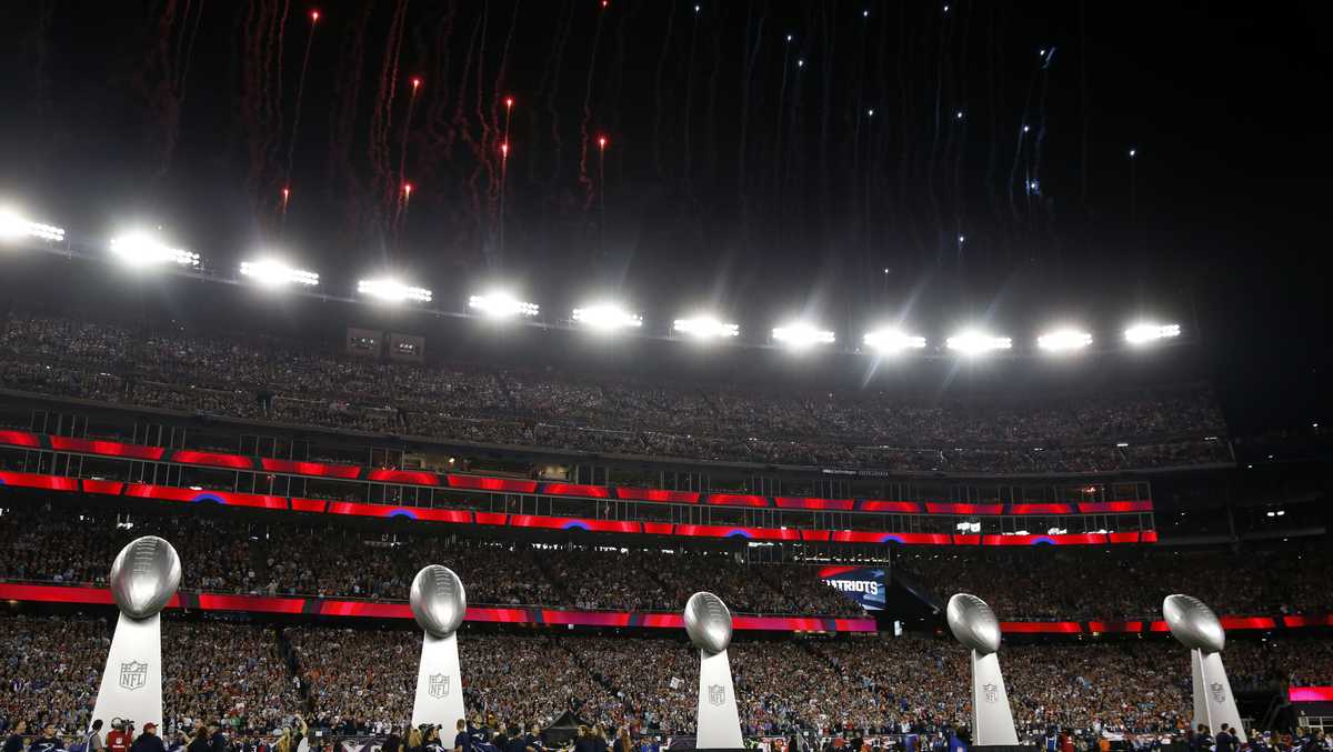 Patriots raise 5th championship banner; Fans boo Roger Goodell in opener