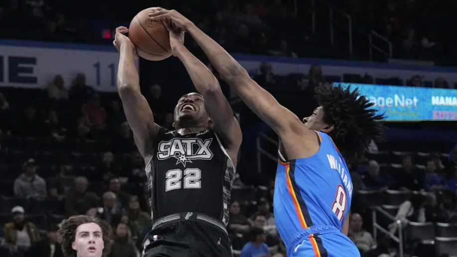 Williams scores 27 points, Thunder push Spurs’ skid to 9