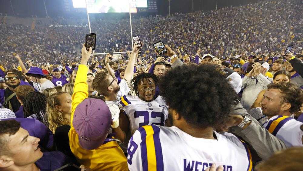 VIDEO REPORT: Go on the field to relive LSU's magical, winning moment ...