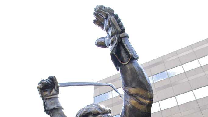 Images: Statues that honor beloved Boston sports stars