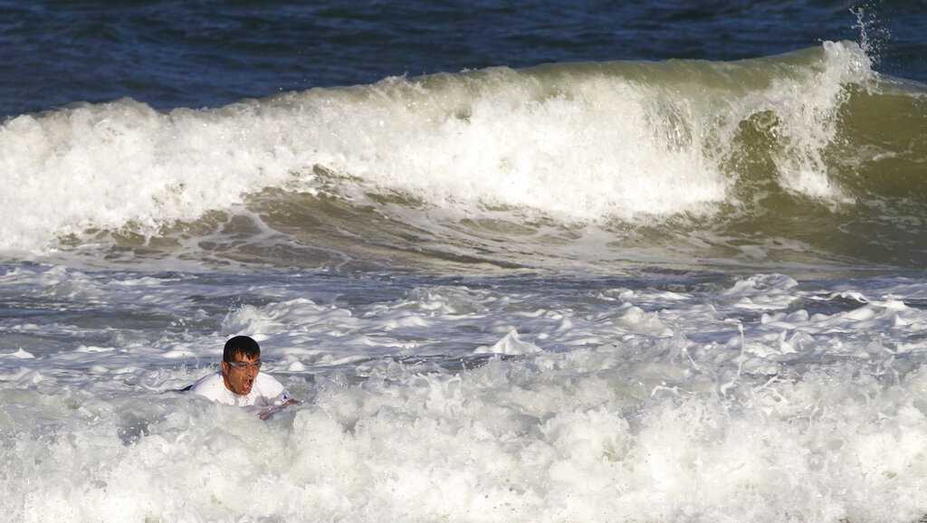 Rough surf, rip currents at Florida beaches: Hurricane Ernesto