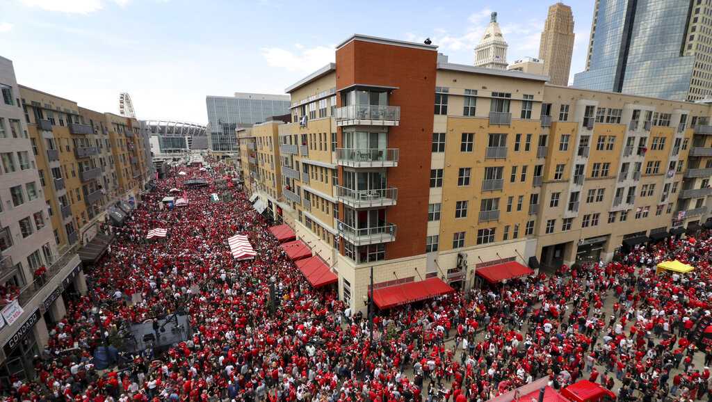 Cincinnati Metro providing free rides to, from Reds Opening Day festivities