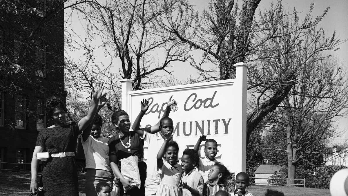 Migrants' journey to Massachusetts evokes memories of 'Reverse Freedom ...