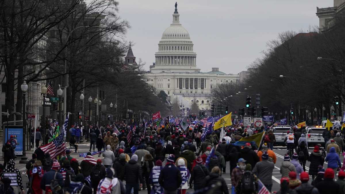PHOTOS: DC in chaos after mob storms US Capitol