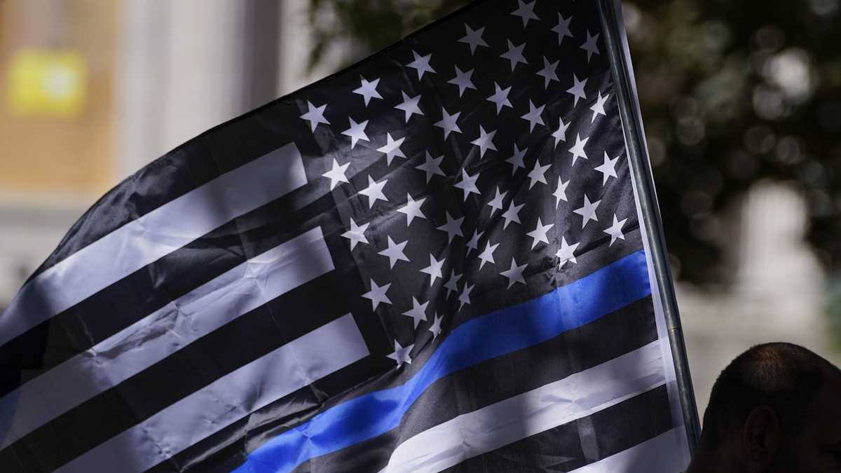 Ohio police department takes down its 'thin blue line' flag after ...
