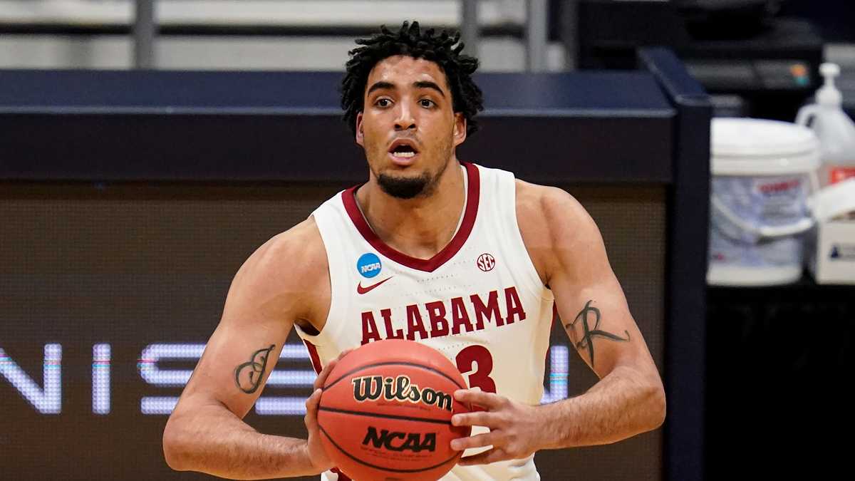 UA basketball forward James Rojas has surgery to repair torn ACL