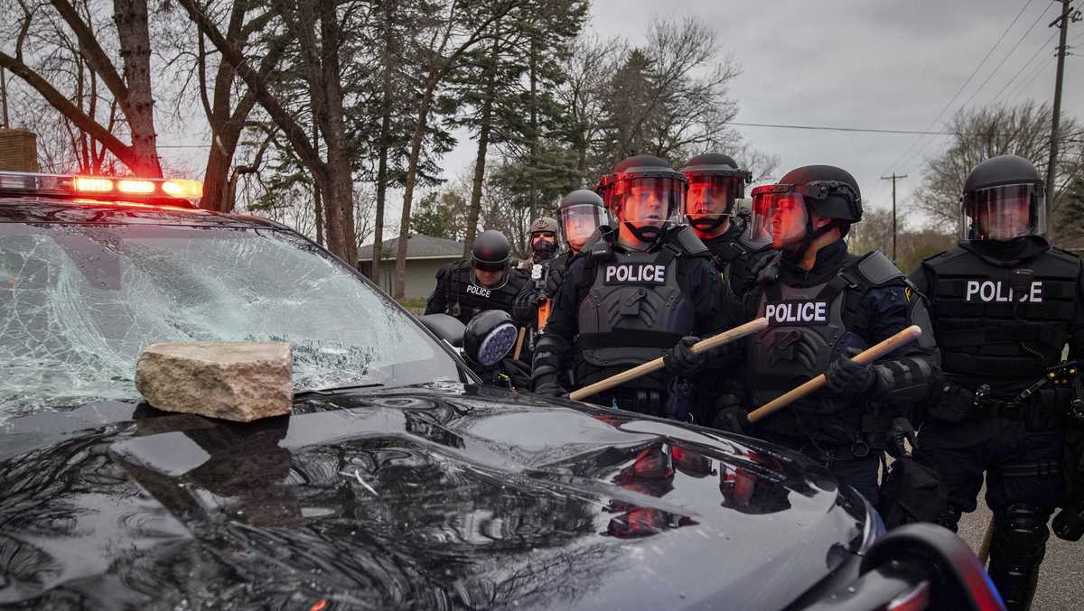 EXPLAINER: How does an officer use a gun instead of a Taser?