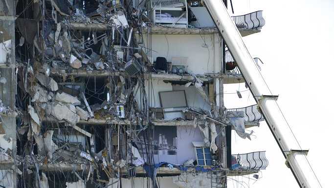 'Don’t lose hope': Rescuers search for survivors in rubble of Florida ...