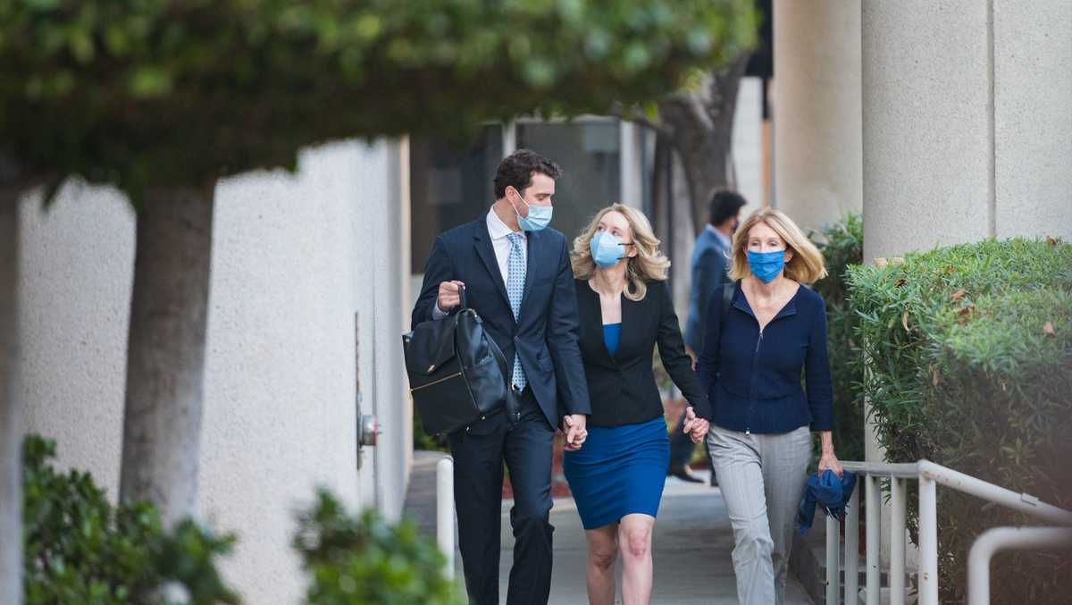 Elizabeth Holmes makes her case to the jury in fraud trial