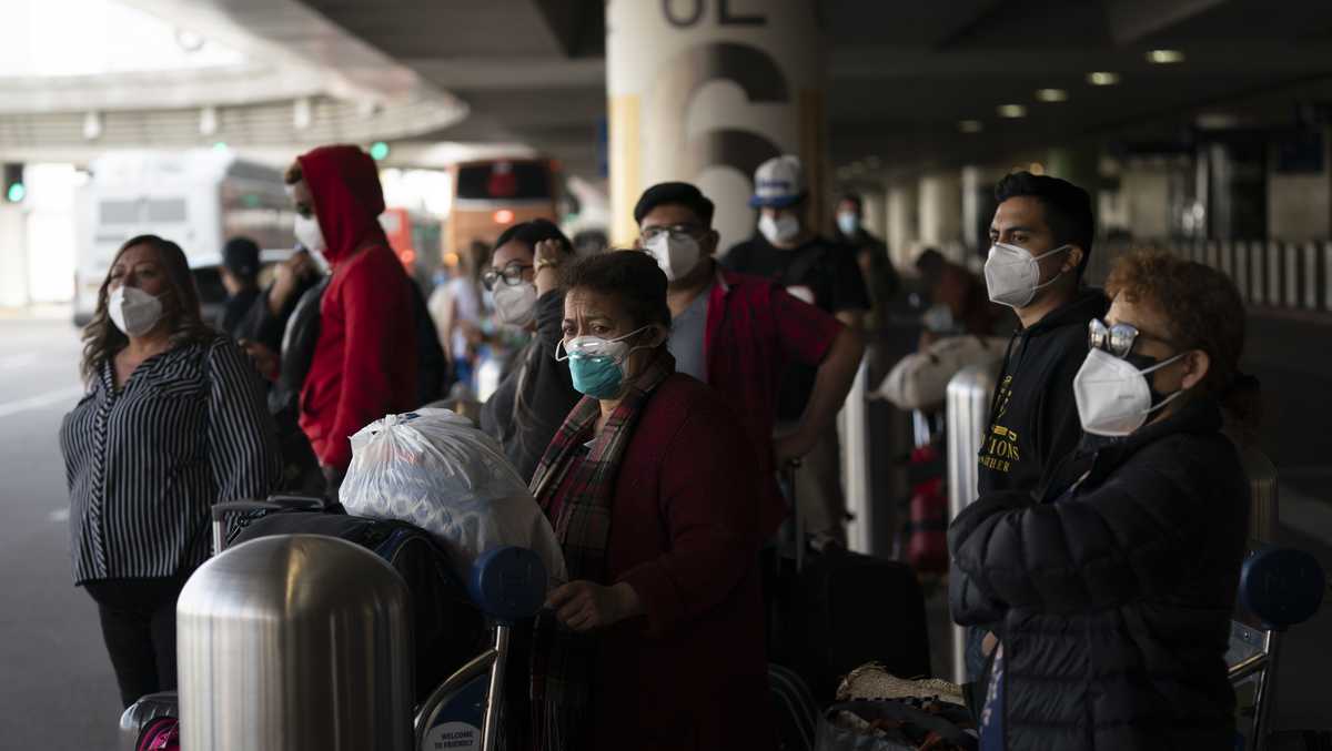 Omicron variant sweeps across nation, becoming dominant strain in US ...