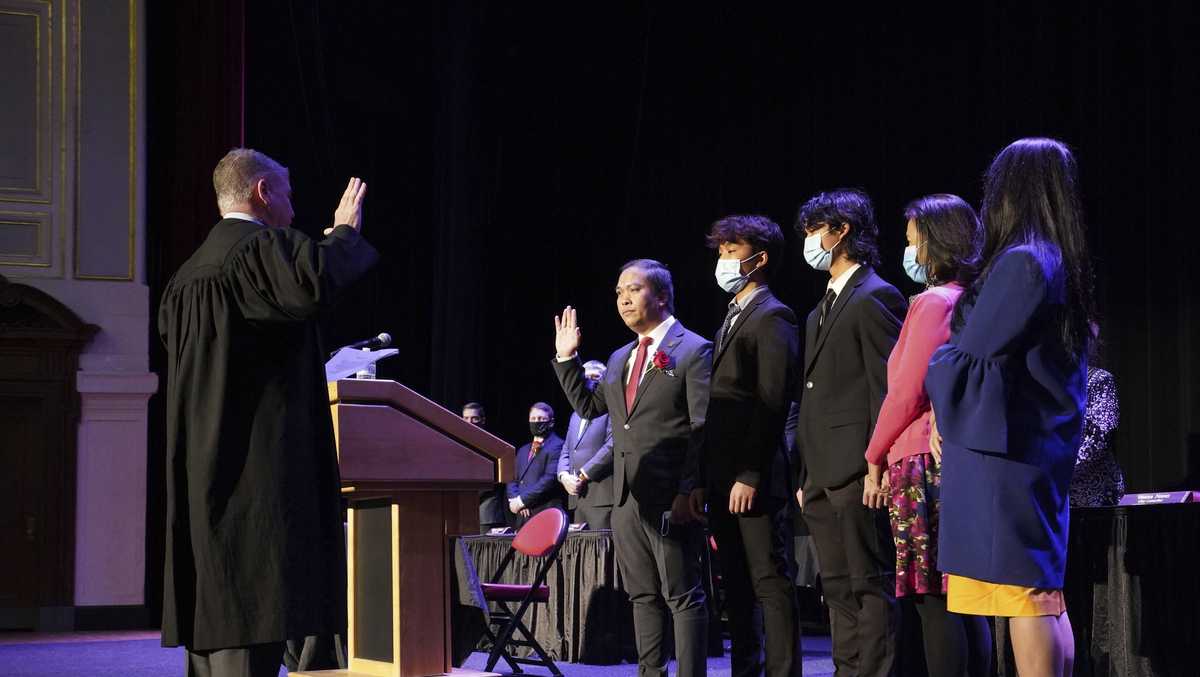 1st Cambodian American mayor in US takes office