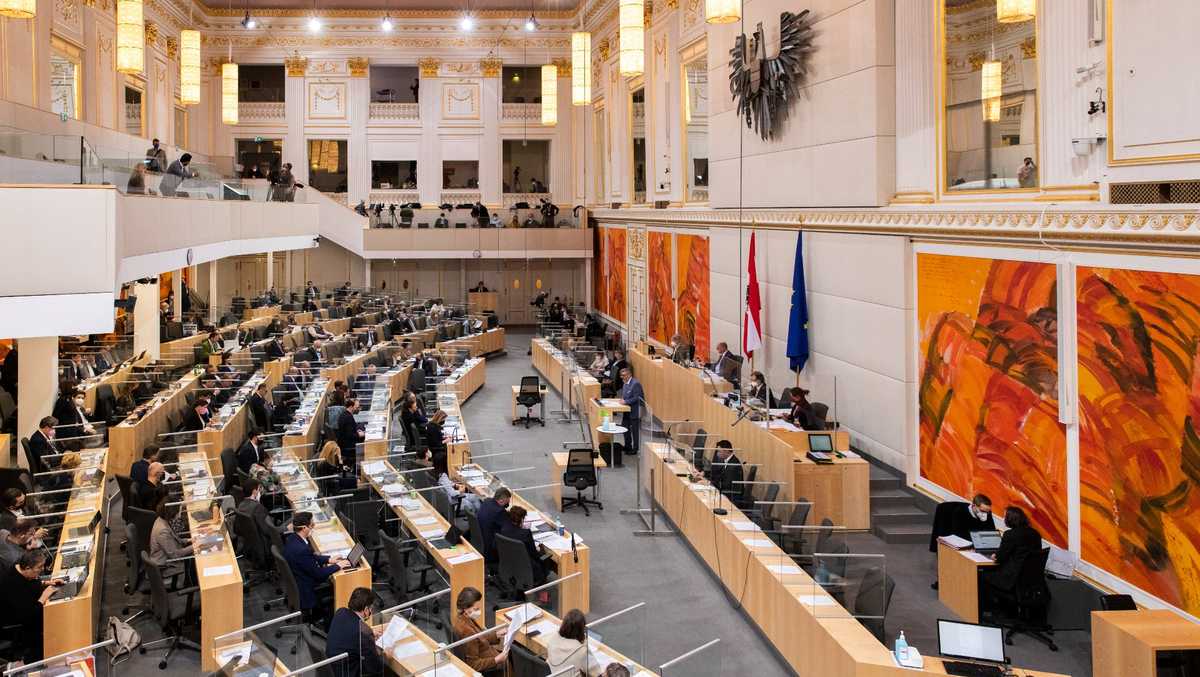 Austrian parliament approves vaccine mandate for adults