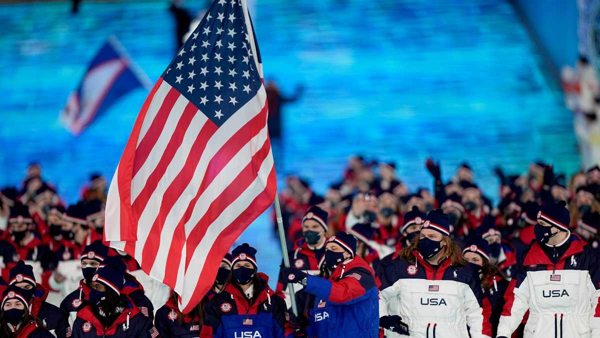 Team USA flag bearer Brittany Bowe gave up spot in event for teammate