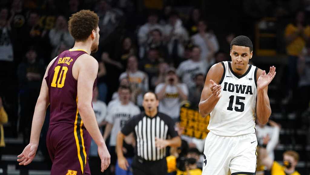 Strong second half carries Hawkeyes over Minnesota