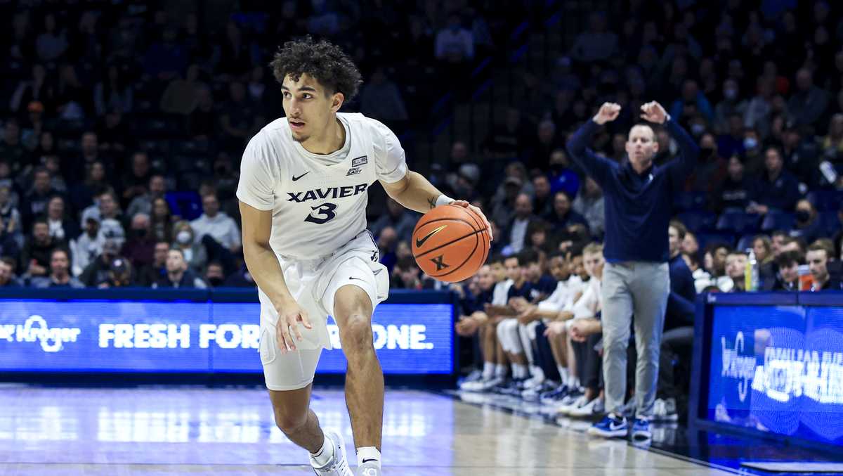 Xavier star staying put