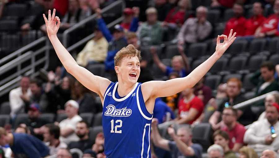 Tucker Devries Named Mvc Preseason Player Of The Year Drake Picked To