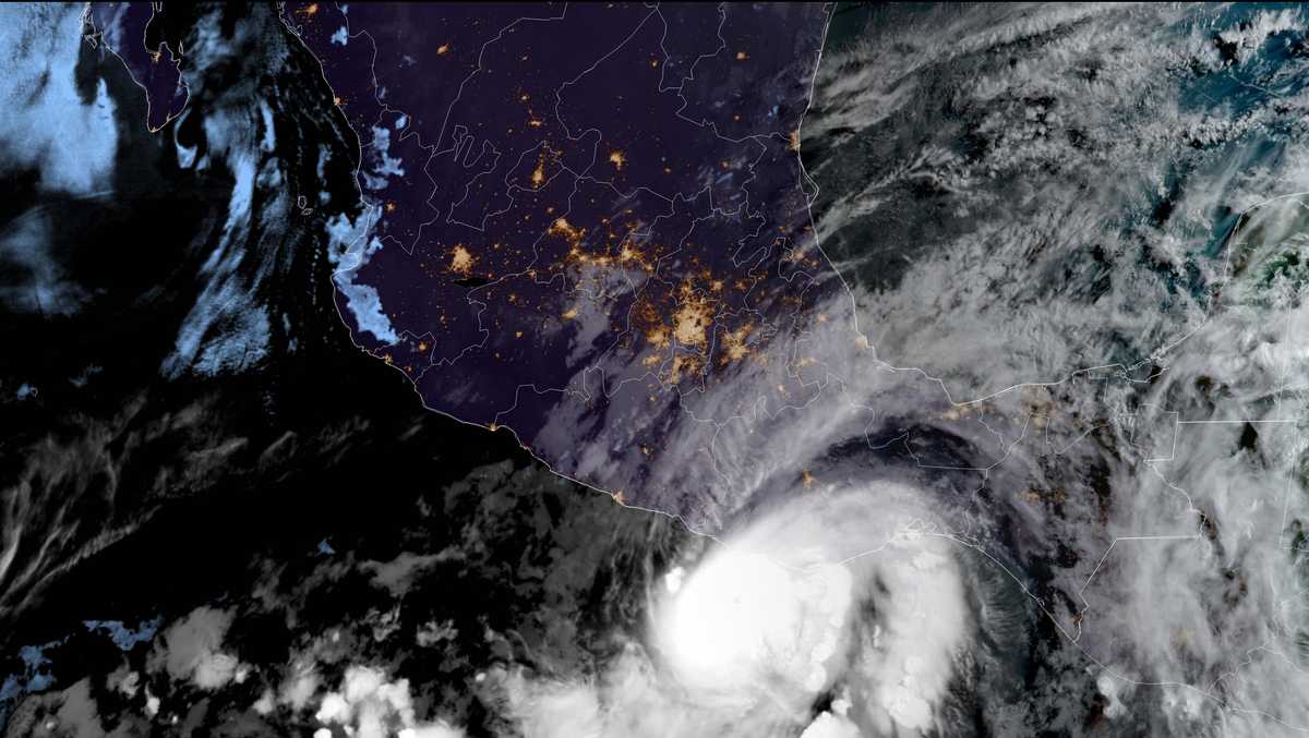 Hurricane Agatha sets May record, then weakens over Mexico
