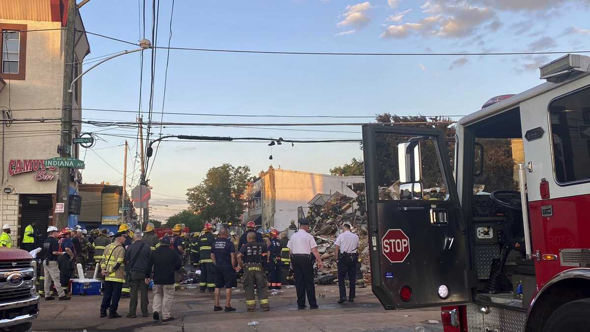 1 firefighter dead after Philadelphia building collapse