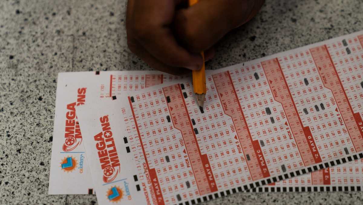 No one wins Mega Millions, jackpot now over $1 billion