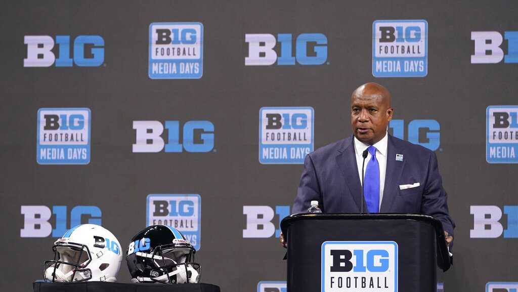Big Ten Commissioner Kevin Warren named the Chicago Bears president, CEO