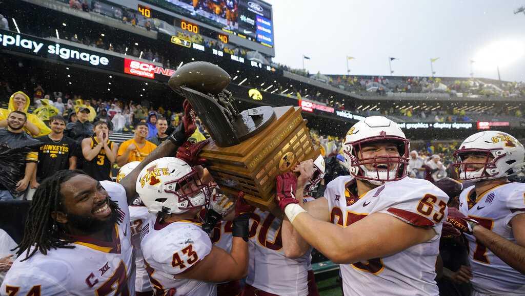 Cyclones victorious at CyHawk game