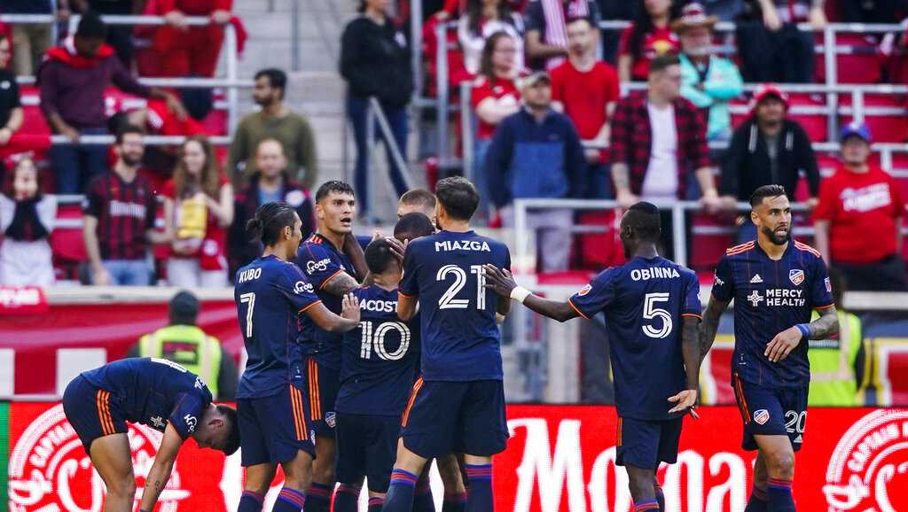 FC Cincinnati wins playoff debut behind Vazquez’s go-ahead goal
