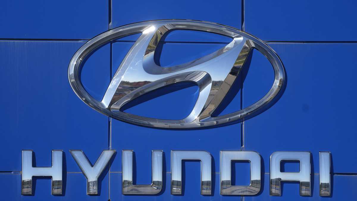 Park Outside Hyundai Recalls Suvs For Fire Risk In Computer