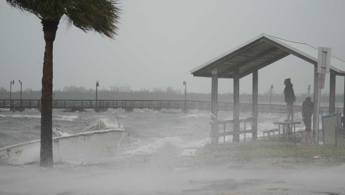 Videos show damage to Florida coast following Hurricane Nicole Videos show damage to Florida coast following Hurricane Nicole