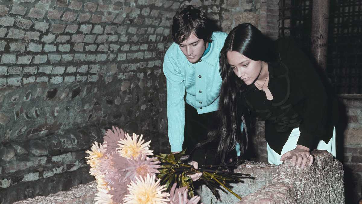 Romeo And Juliet Stars Sue Over 1968 Films Teen Nude Scene