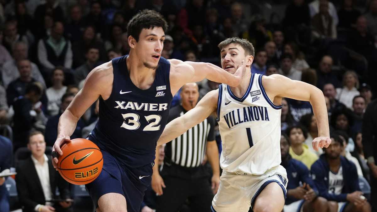 Xavier star forward Zach Freemantle returning for fifth season with ...