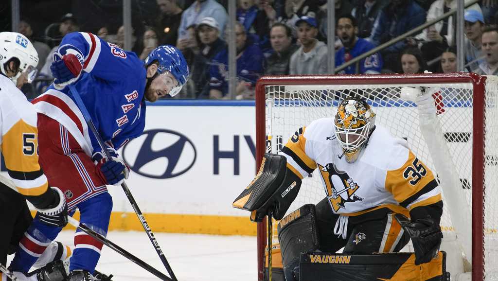 Kreider scores twice in 3rd as Rangers ice Penguins 4-2