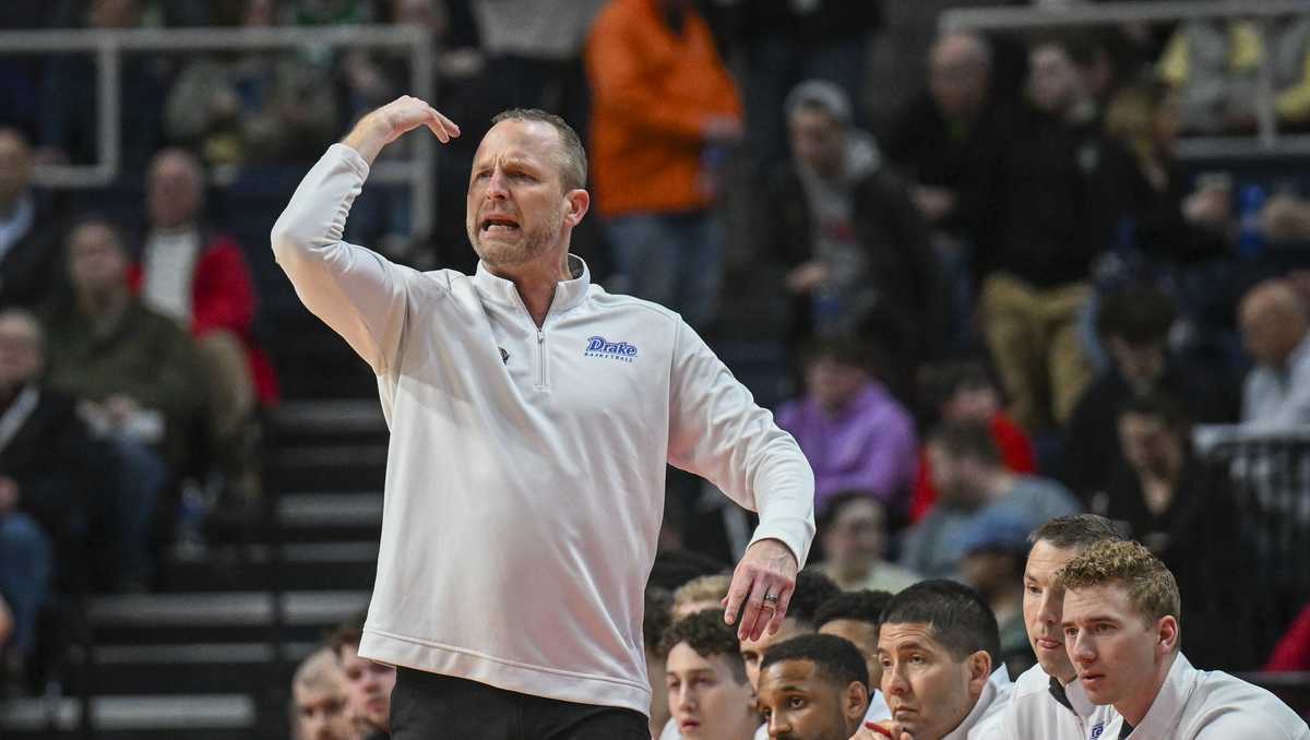 Darian DeVries named men's basketball coach at West Virginia after 6 seasons at Drake