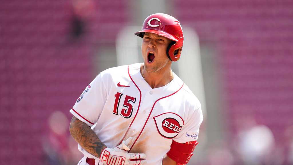 Reds' Nick Senzel wins National League Player of the Week award