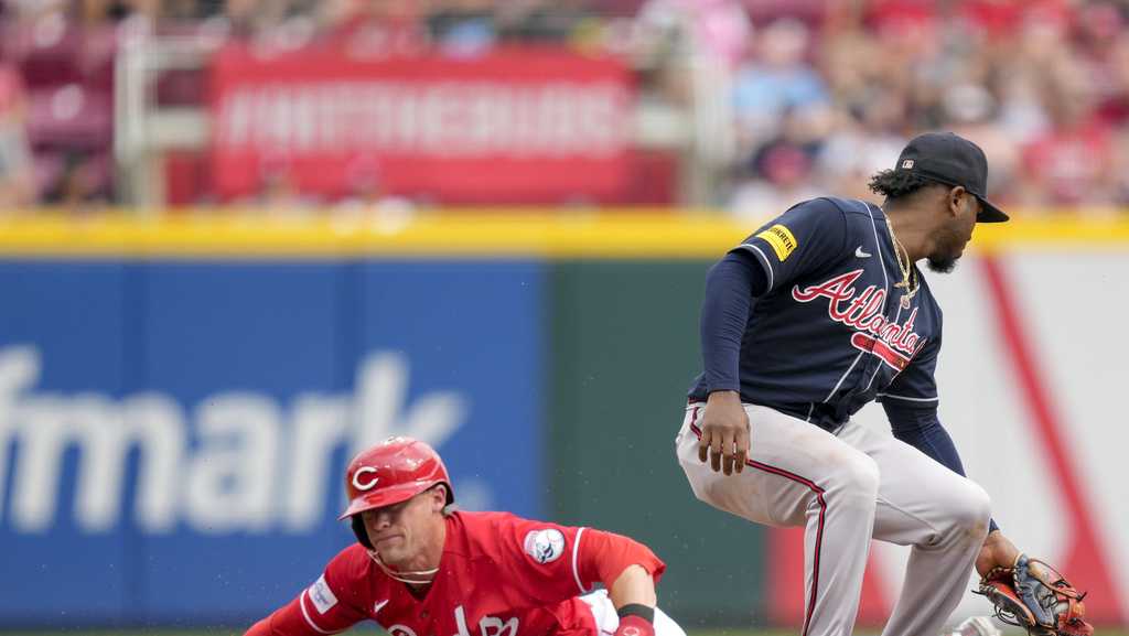 Historic win streak comes to end as Reds fall to Braves