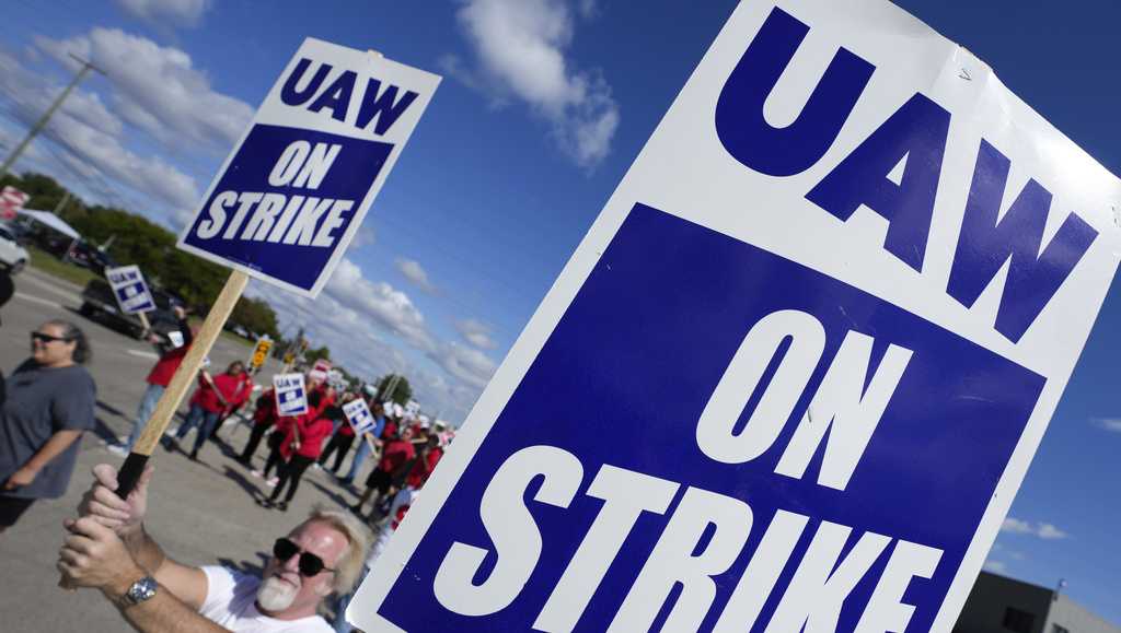 UAW threaten to expand targeted strike if no progress by Friday