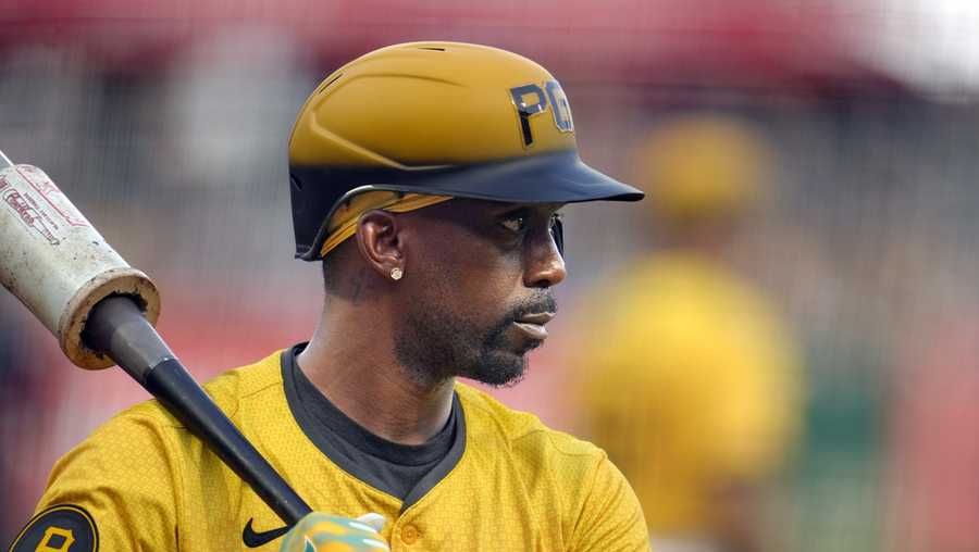 Andrew McCutchen signs with Pittsburgh Pirates for 2025 season