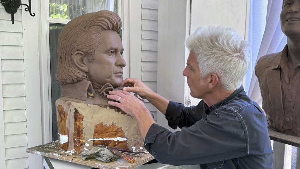 Hello, I'm Johnny Cash's statue: A monument to the singer is unveiled ...