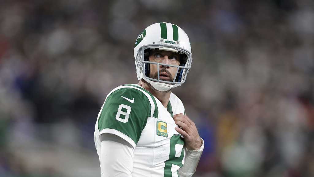 Aaron Rodgers to wear No.8 jersey following 1-year contract signing