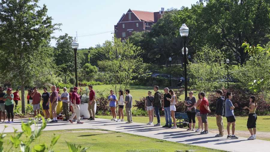 Photos: FSU unity vigil and campus memorials