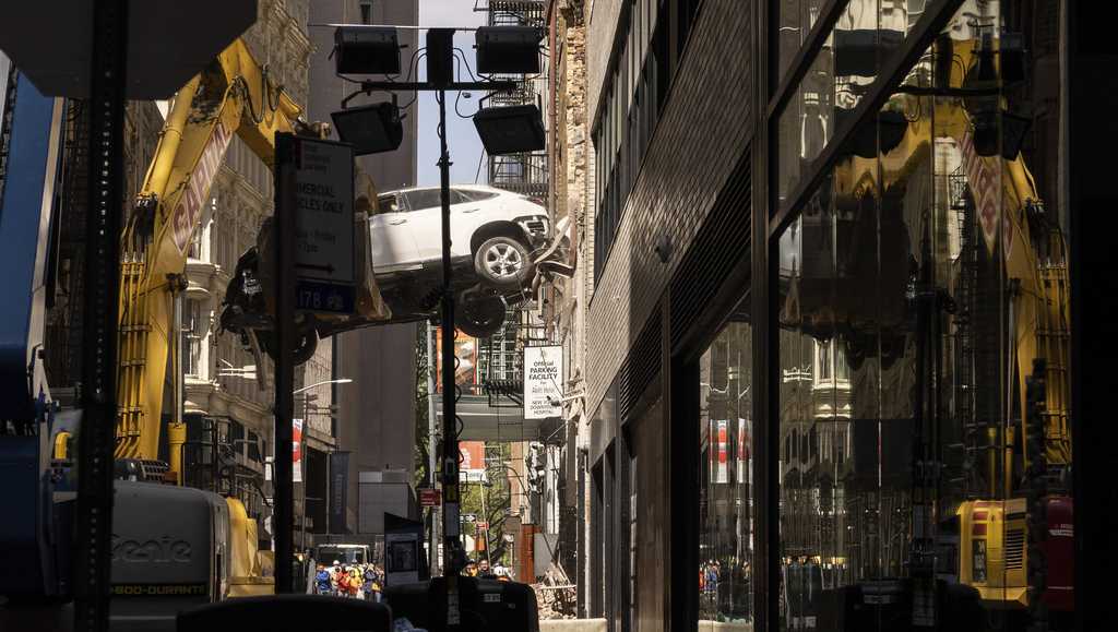 Body recovered from rubble of collapsed NYC parking garage Body recovered from rubble of collapsed NYC parking garage