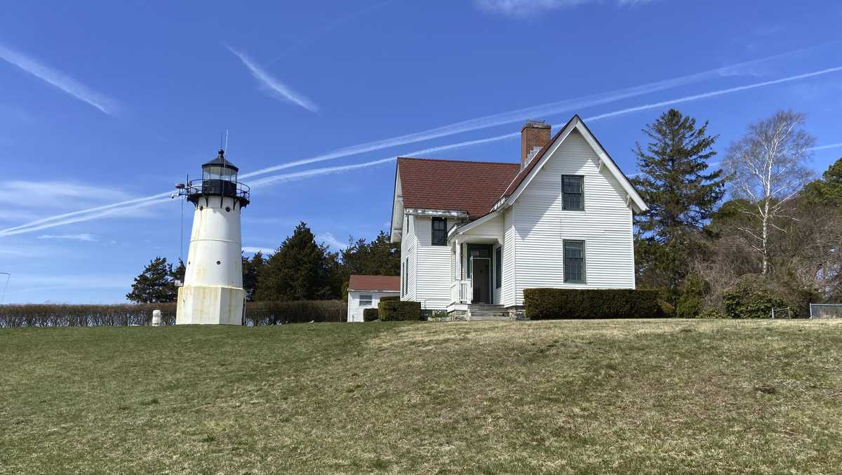 Always wanted a lighthouse? US is giving some away, selling others at ...